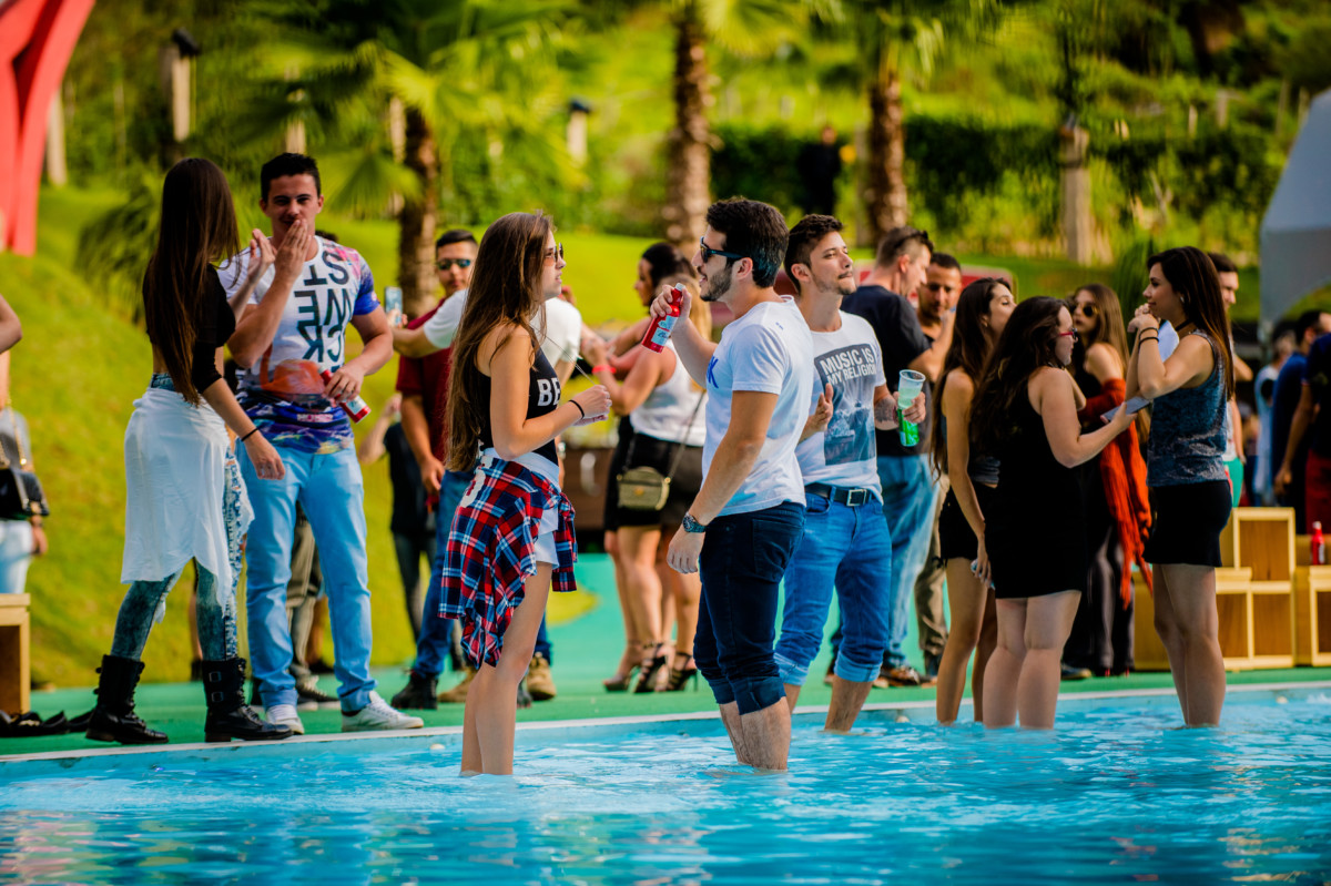 Anna, Adana Twins & Butch - Photos and Videos - Laroc